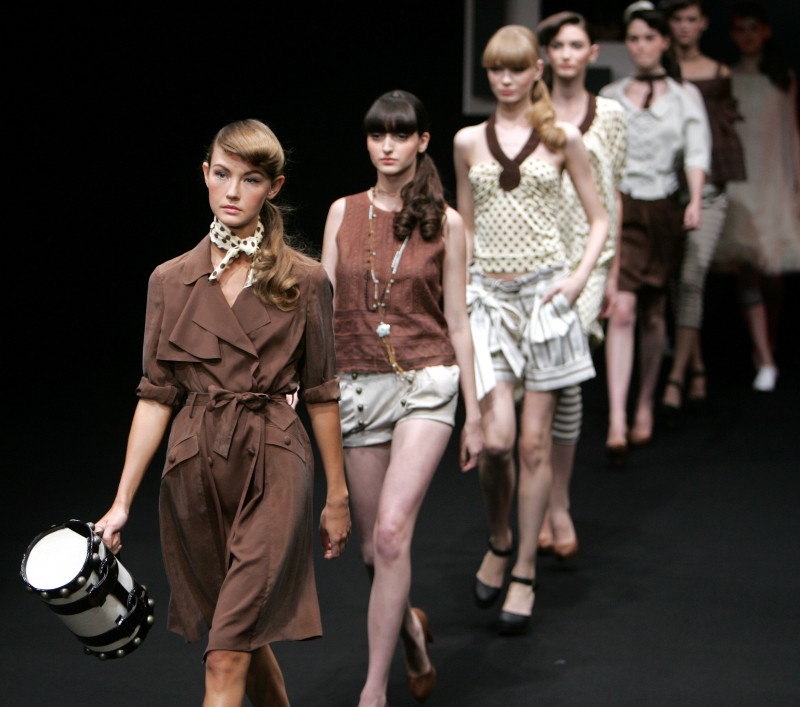 French Modeling Agencies Could Face Jail Time If They Hire Models With ...