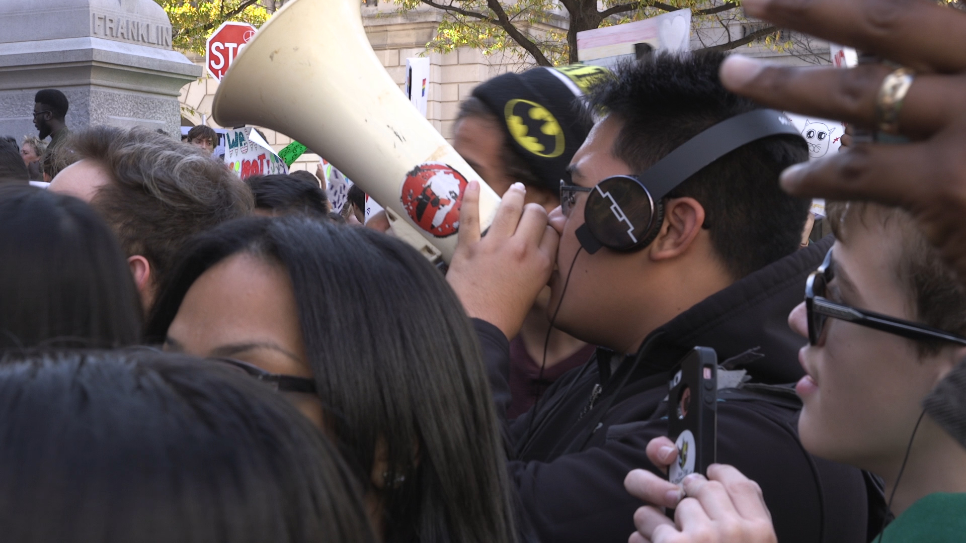 Thousands of D.C. students walk out of school to protest Trump ...