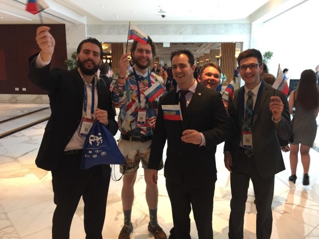 CPAC attendees trolled into waving Russia flags during Trump’s speech ...