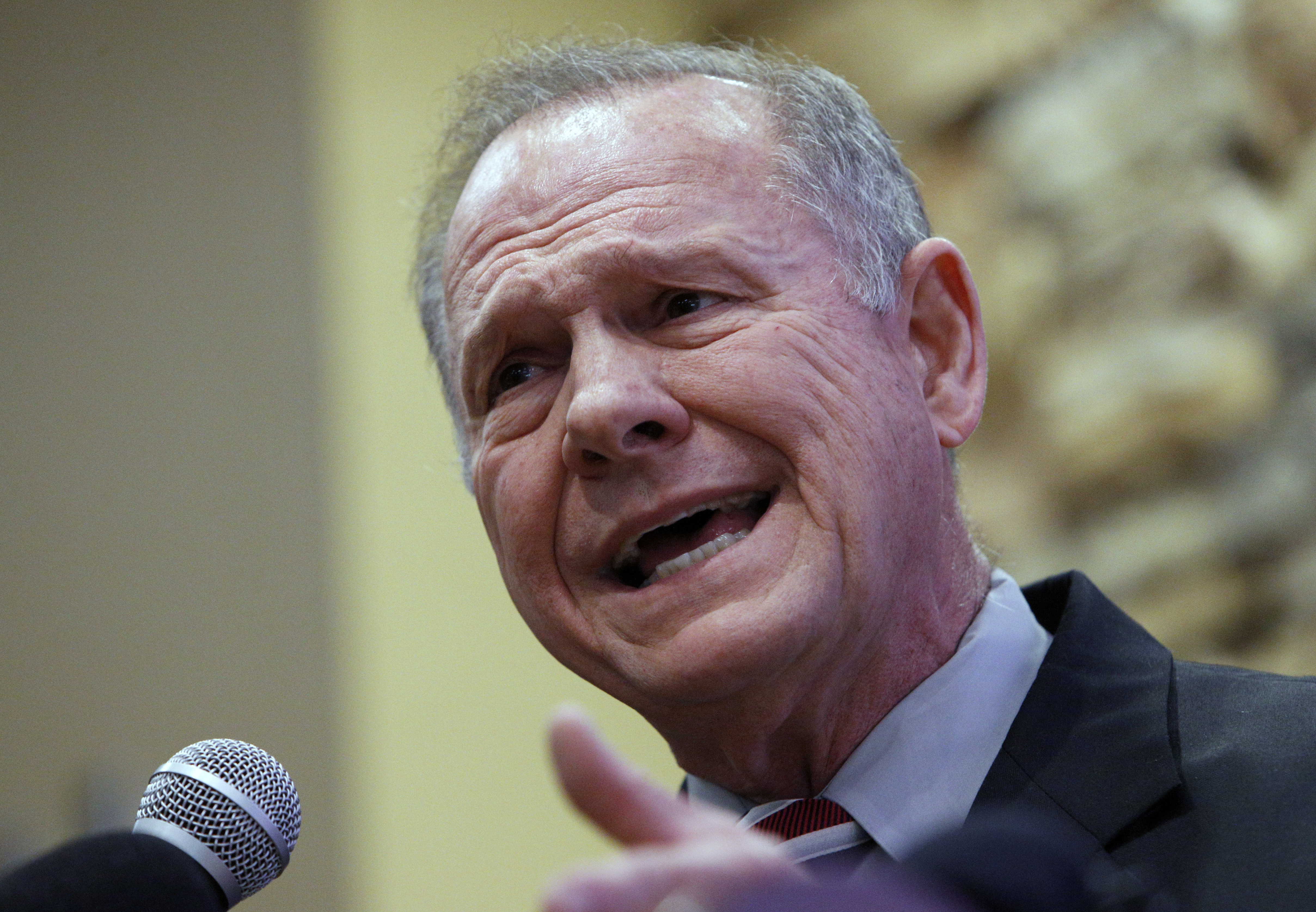 Roy Moore held a defiant 90-second press conference. It did not go well ...